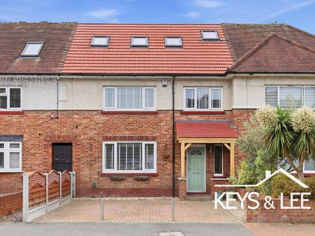 Gobions Avenue, Romford RM5, 5 bed terraced house to rent, £2,700 pcm | PrimeLocation