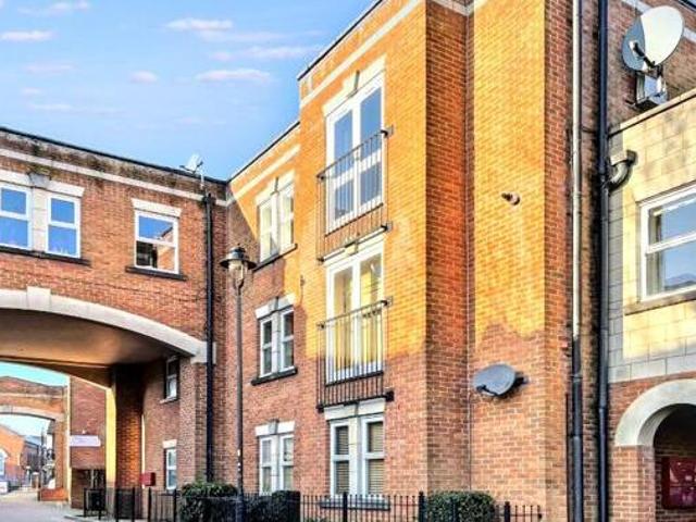 Godwin Court, Old Town, 2 Bedroom Apartment