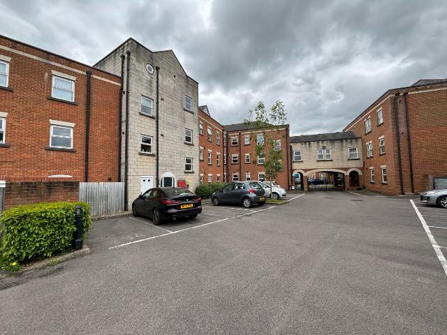 Godwin Court, Swindon SN1, 1 bed flat to rent, £950 pcm | PrimeLocation