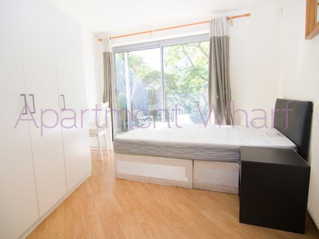 Godalming Road, London E14, Room to rent, £802 pcm | PrimeLocation