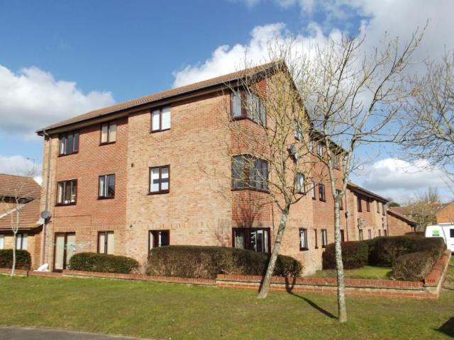 Godmanston Close, Poole BH17, 2 bed flat to rent, £1,100 pcm | PrimeLocation