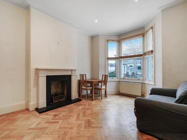 Godolphin Road, W12 1 bed flat to rent £1,950 pcm £450 pw