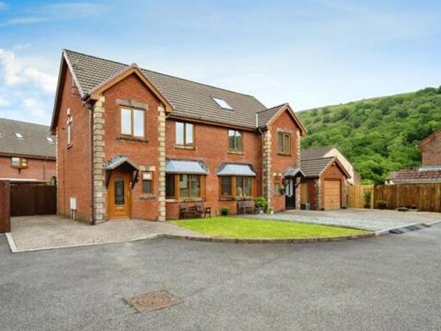 Godrergraig, Graig Newydd, Swansea, 3 Bedroom Semi detached