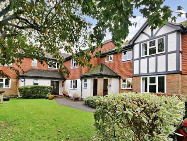 Godstone Road, Deacon Court, Lingfield, 2 Bedroom Retirement