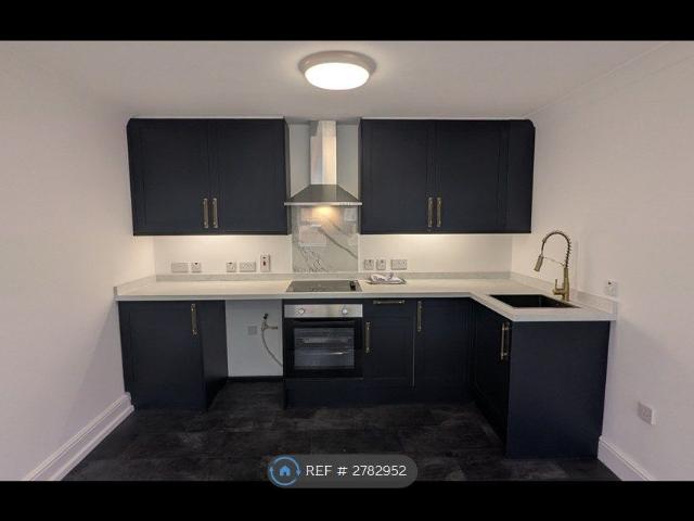 Godstone Road, Whyteleafe CR3, 1 bed flat to rent, £1,350 pcm | PrimeLocation