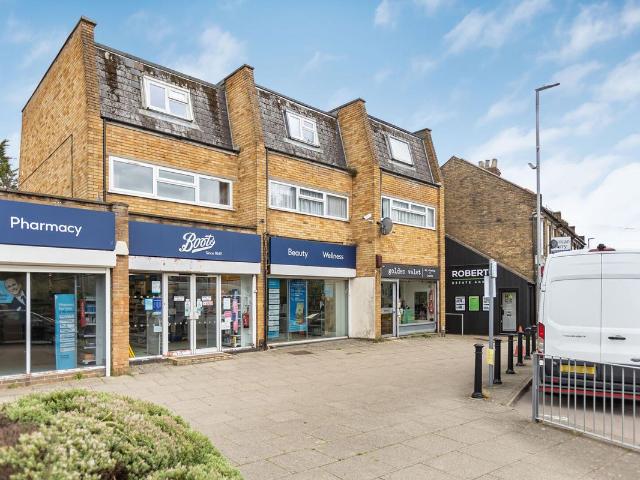 Goffs Lane, Goffs Oak EN7, 2 bed flat to rent, £1,600 pcm | PrimeLocation