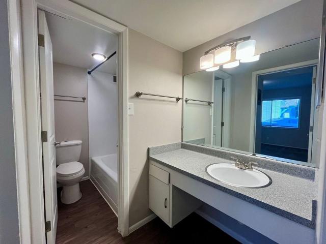 Gold Manor 1 1 Bedroom Apartment for Rent at 802 Gold Ave Sw, Albuquerque, NM 87102