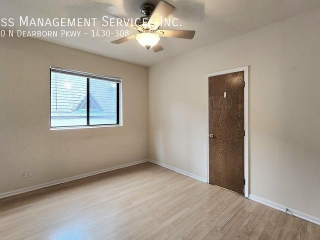 Gold Coast Studio with Separate Kitchen No Sec Deposit