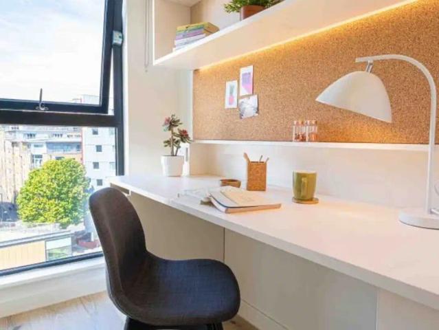 Gold En Suite Plus