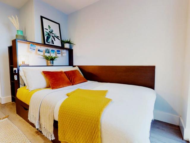 Gold En Suite Premium
