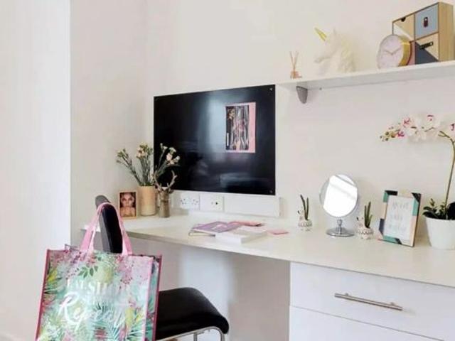 Gold Ensuite
