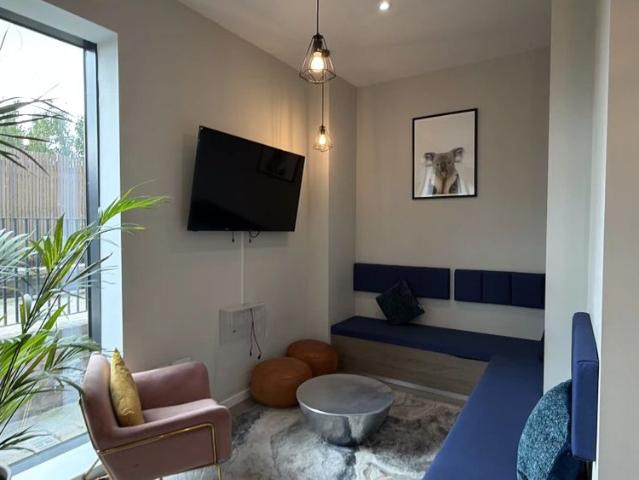 Gold Ensuite