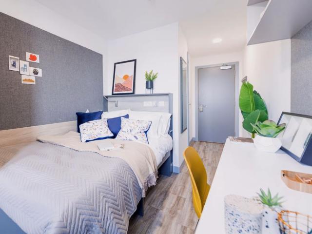 Gold Ensuite