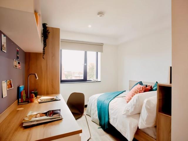 Gold Ensuite