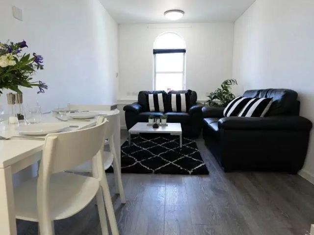 Gold Ensuite