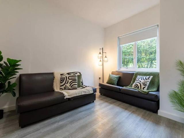 Gold Ensuite Compact
