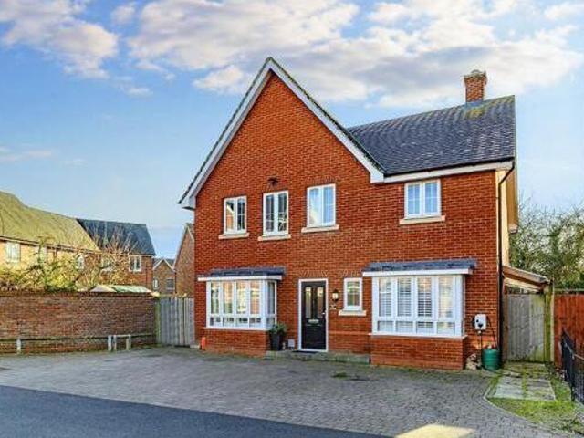 Gold Furlong, Marston Moretaine, 5 Bedroom Detached