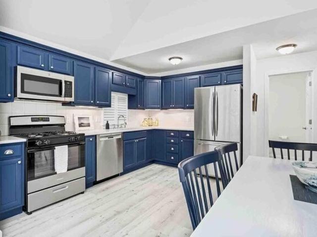Gold Leaf Ln, Mashpee, Condo For Sale