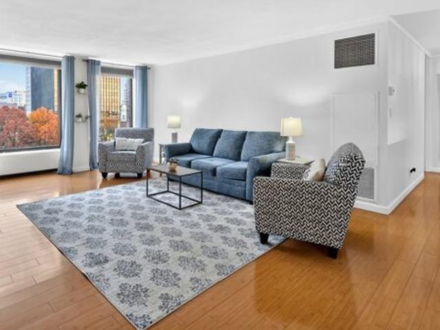 Gold St Apt D, Hartford, Condo For Sale