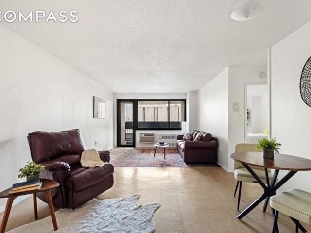 Gold St Apt J, Manhattan, Property For Sale
