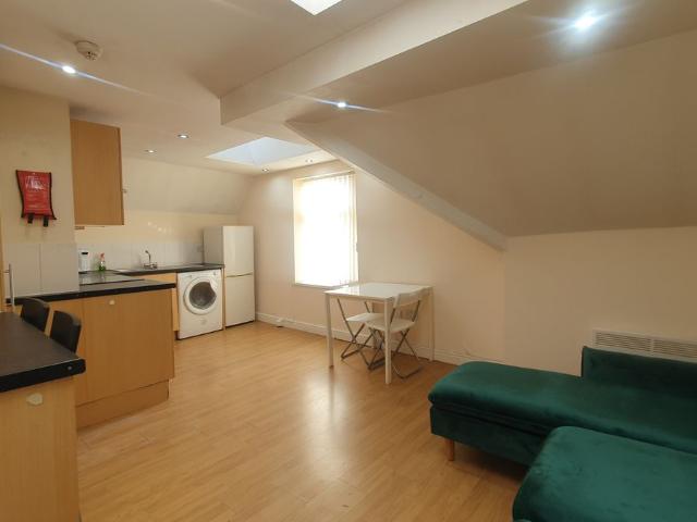 Gold Street, Adamsdown, Cardiff, Cardiff CF24, 1 bed flat to rent, £725 pcm | PrimeLocation