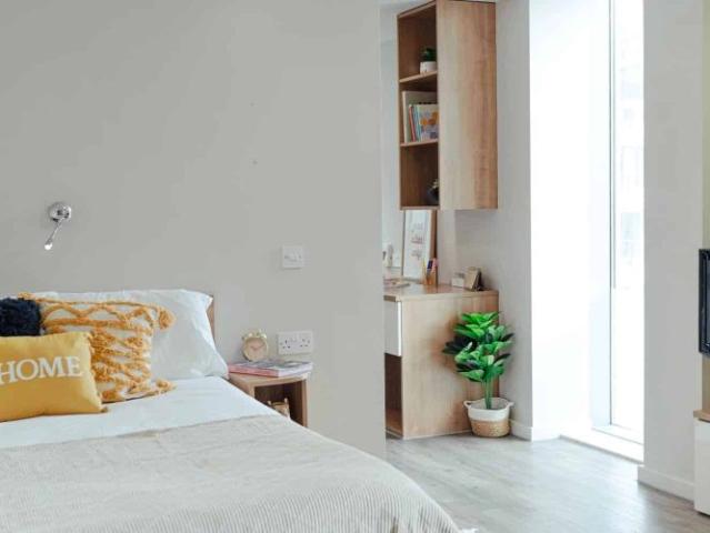 Silver Apartment