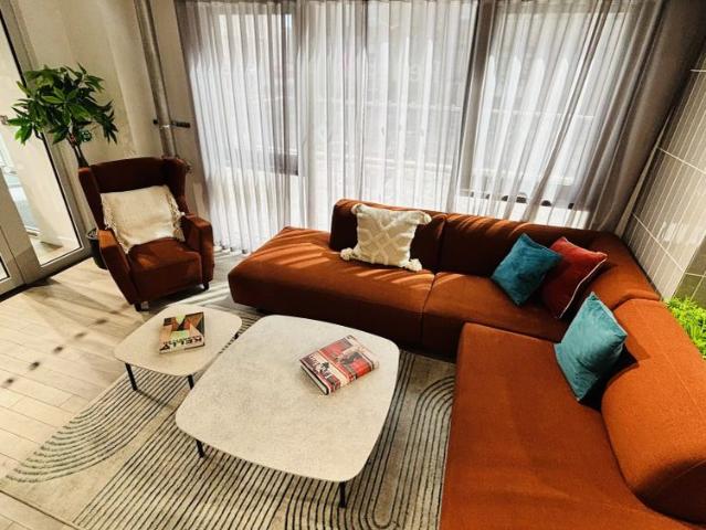 Gold Studio Low Floor
