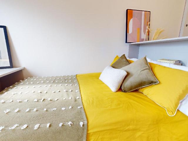 Gold Studio Premium, at iQ East Court