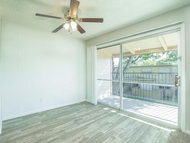 Gold Talon Studio Apartment for Rent at 149 Village Grn, Universal City, TX 78148