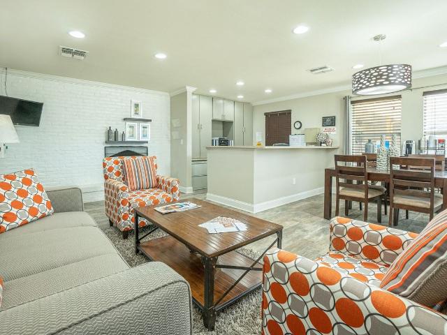 Gold Talon 2 Bedroom Apartment for Rent at 149 Village Grn, Universal City, TX 78148