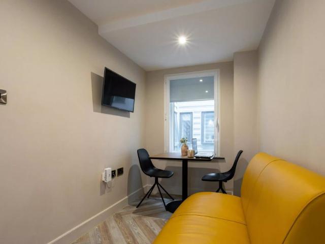 Gold 1 Bed Apartment
