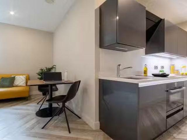 Gold 1 Bed Apartment
