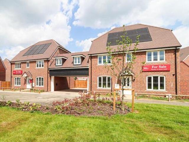 Goldcrest Avenue, Codicote, 4 Bedroom Detached