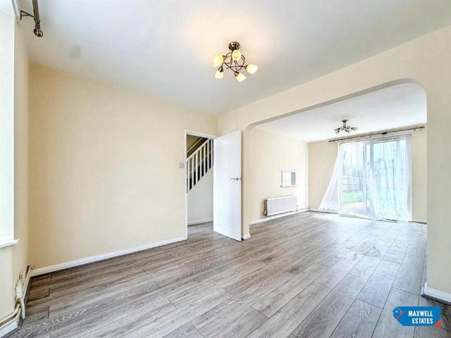Goldbeaters Grove, Edgware 3 bed terraced house to rent £2,250 pcm £519 pw