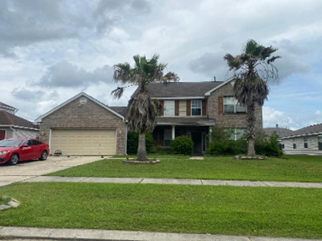 Goldenwood Dr
