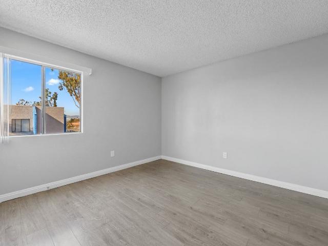 Golden Crest Investment, LLC 1 Bedroom Apartment for Rent at 2910 2970 Canyon Crest Dr & 770 790 Prescott Way, Riverside, CA 92507 University
