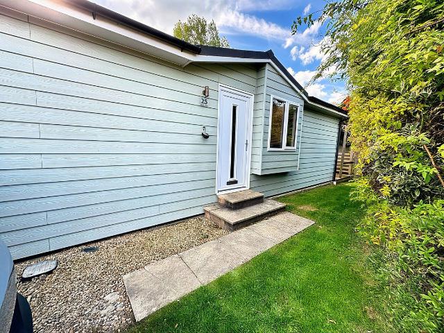 Golden Cross, Hailsham BN27, 2 bed lodge to rent, £1,250 pcm | PrimeLocation