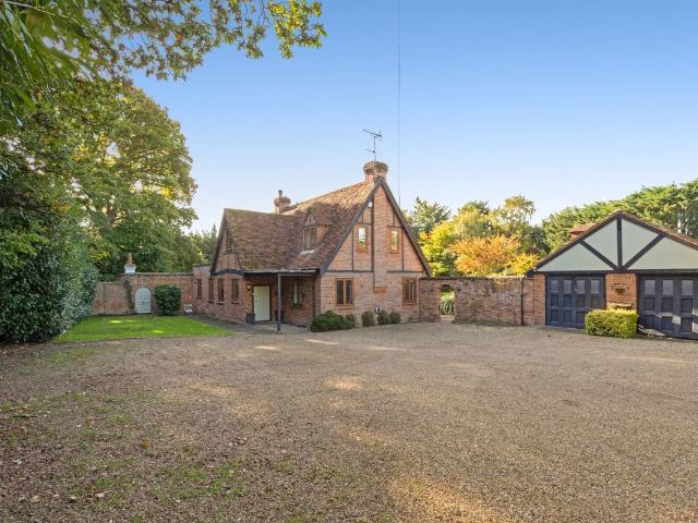 Golden Ball Lane, Maidenhead SL6, 4 bed detached house to rent, £5,500 pcm | PrimeLocation