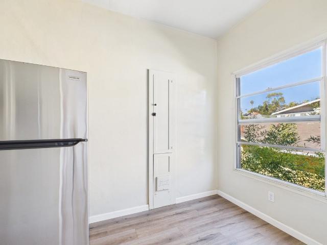 Golden Gate Apartments Studio Apartment for Rent at 1546 Golden Gate Ave, Los Angeles, CA 90026 Silver Lake