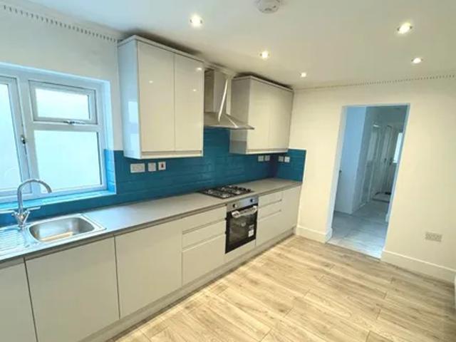 Golden House, Haydons Road, London, SW19 1HJ, United Kingdom | 4 bed house for rent #166027991 | Rentberry