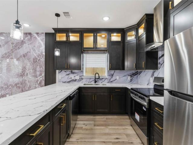 Golden Hearth B: newly built rooms in Settegast, f