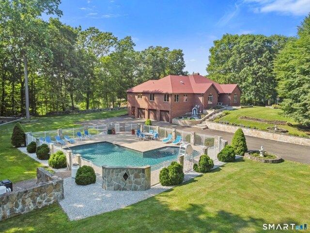 Golden Hill Ln, Shelton, Home For Sale
