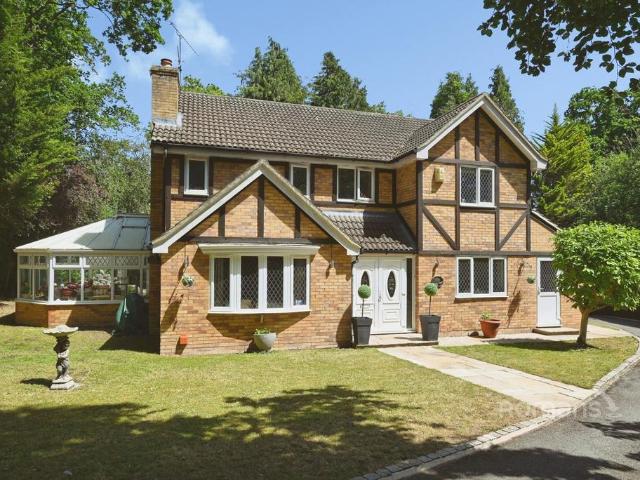 Golden Orb Wood, Binfield, Bracknell. 5 bed detached house to rent £4,000 pcm £923 pw