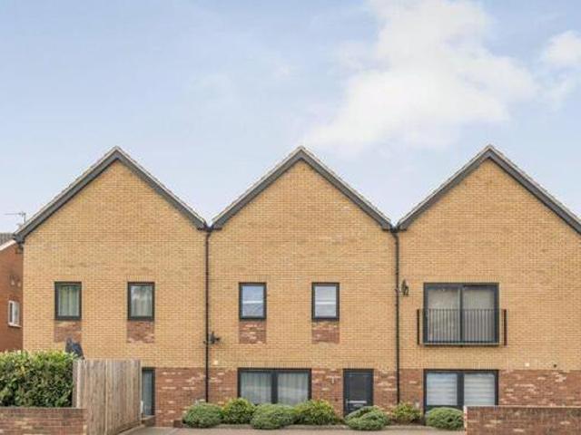 Golden Lion Mews, London Colney, 3 Bedroom Maisonette