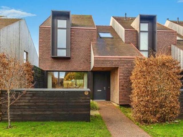 Golden Mede, Waddesdon, 3 Bedroom End