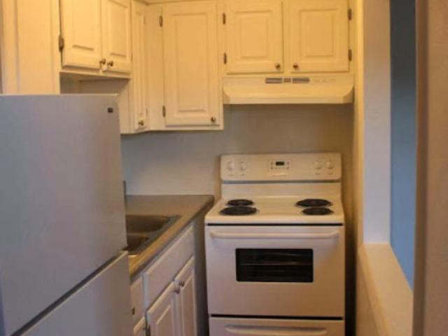 Golden Nugget Apartments 1 Bedroom Apartment for Rent at 291 W Belleview Ave, Englewood, CO 80110