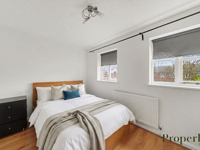 Golden Plover Close, London E16, 2 bed terraced house to rent, £2,000 pcm | PrimeLocation