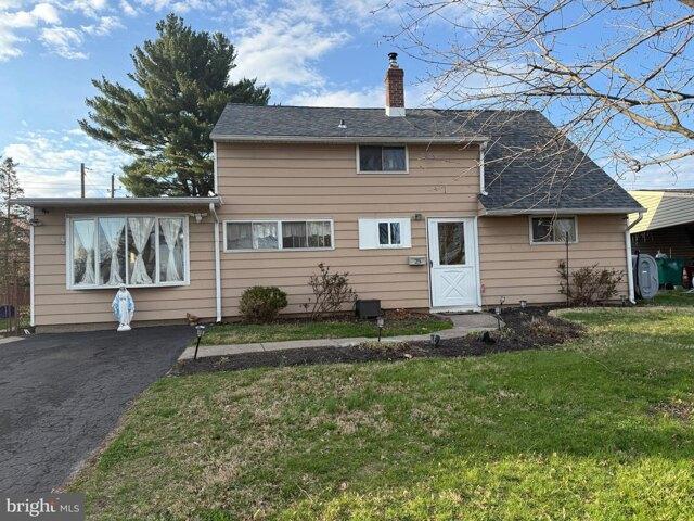 Goldengate Rd, Levittown, Home For Sale