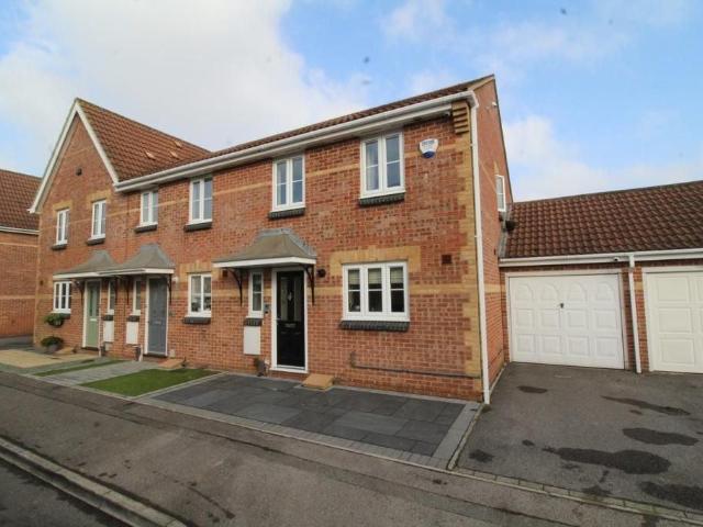 Goldenleas Drive, Bournemouth BH11 3 bed terraced house to rent £1,695 pcm £391 pw