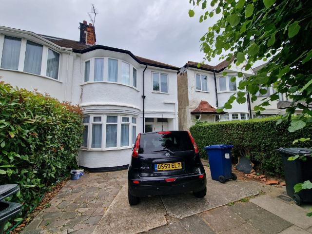 Golders Manor Drive NW11, 1 bed flat to rent, £1,650 pcm | PrimeLocation